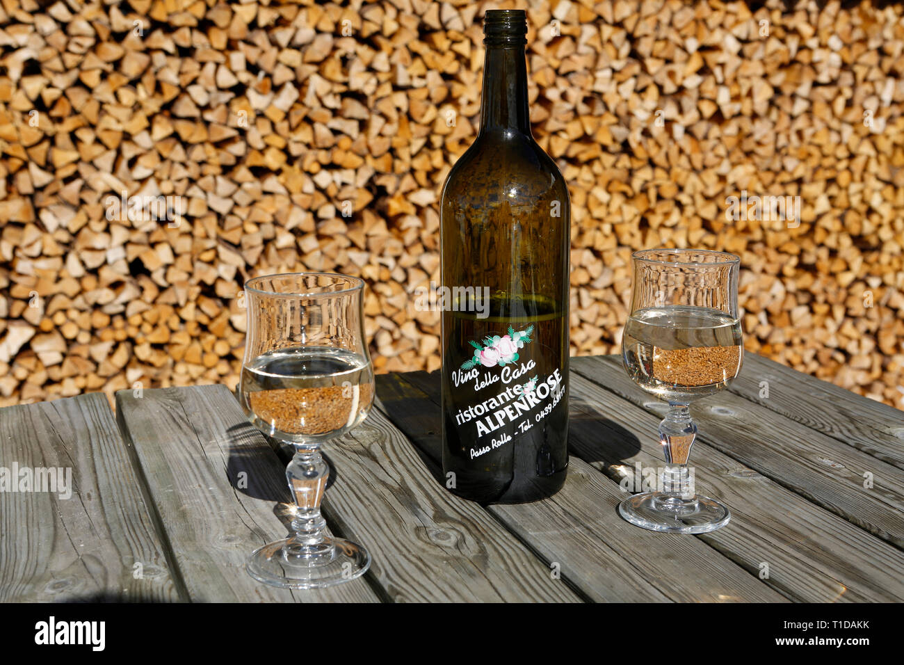Bottle white wine with glasses Stock Photo - Alamy