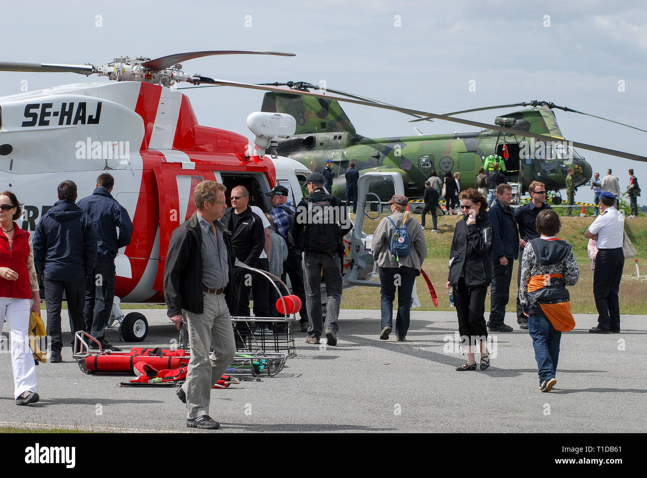Sikorsky S-76C+ Search and Rescue helicopter and HKP 4 Swedish version ...
