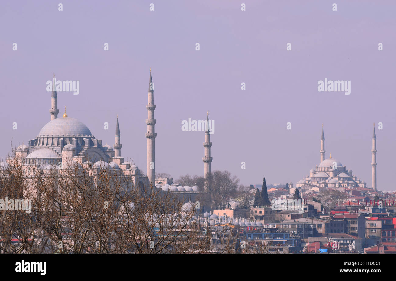 Famous landmarks daytime hi-res stock photography and images - Alamy