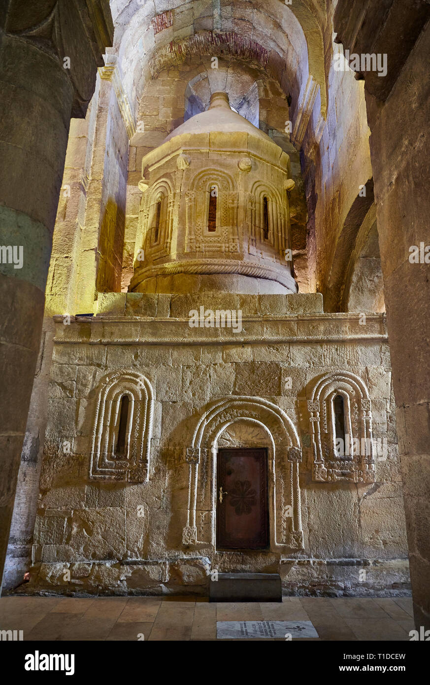 Aedicule Stock Photos & Aedicule Stock Images - Alamy