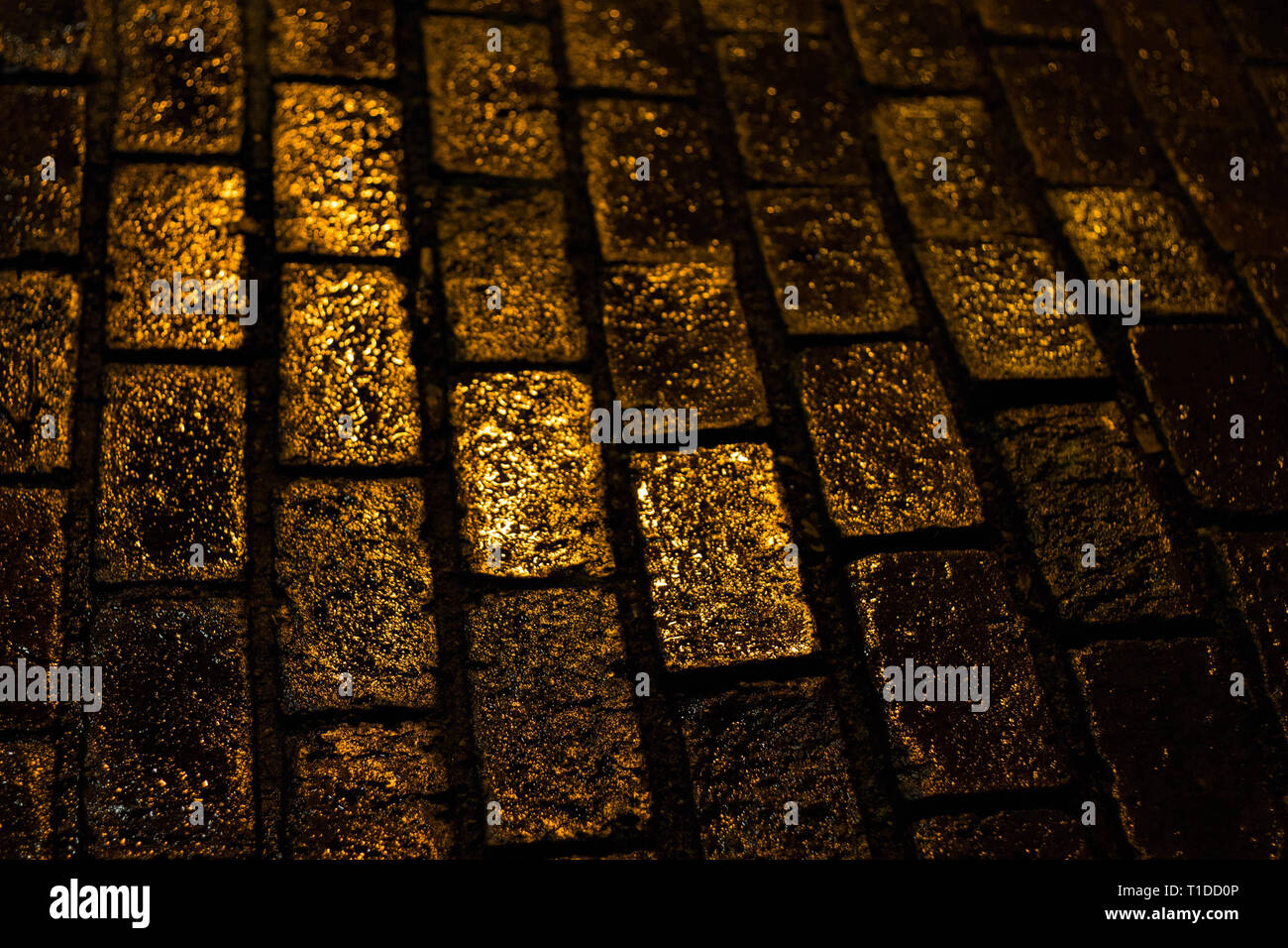 Streets paved with gold hi-res stock photography and images - Alamy