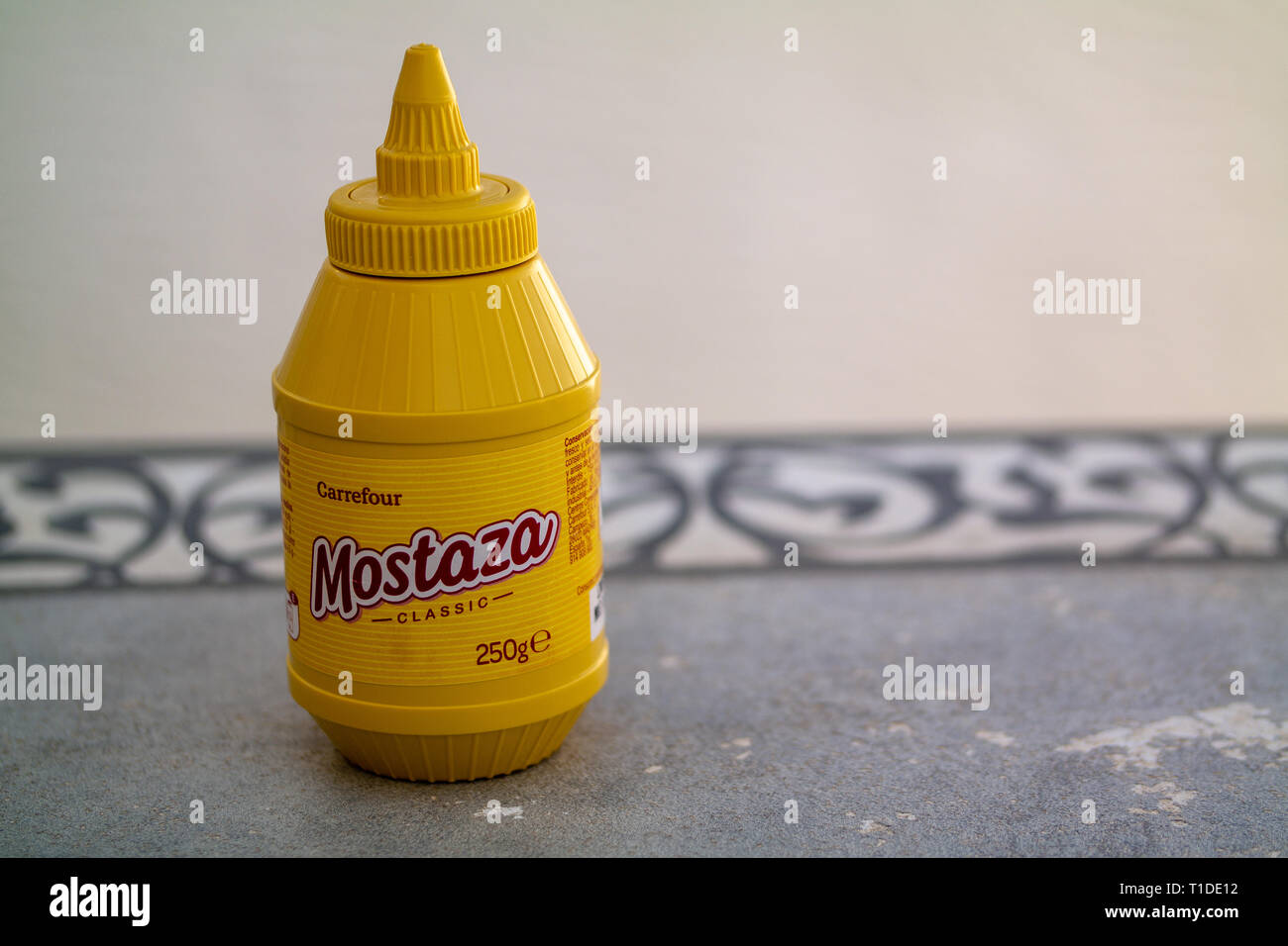 Classic mustard mustard Stock Photo - Alamy