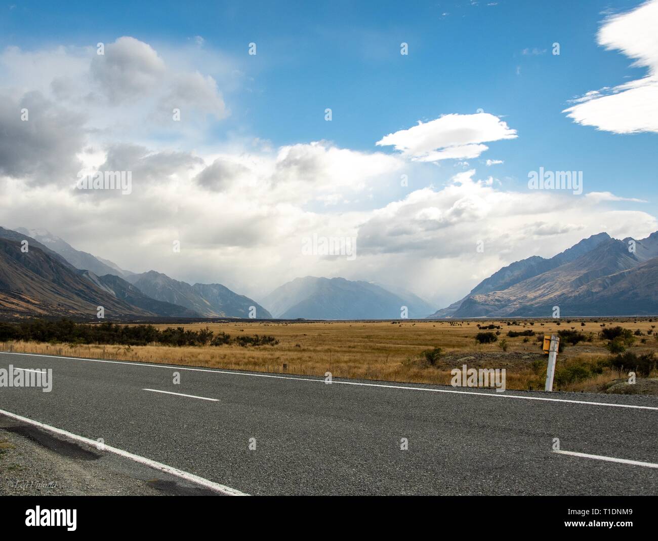 Roadside Views 21,711 Road Side View Stock Photos, High Res Pictures,