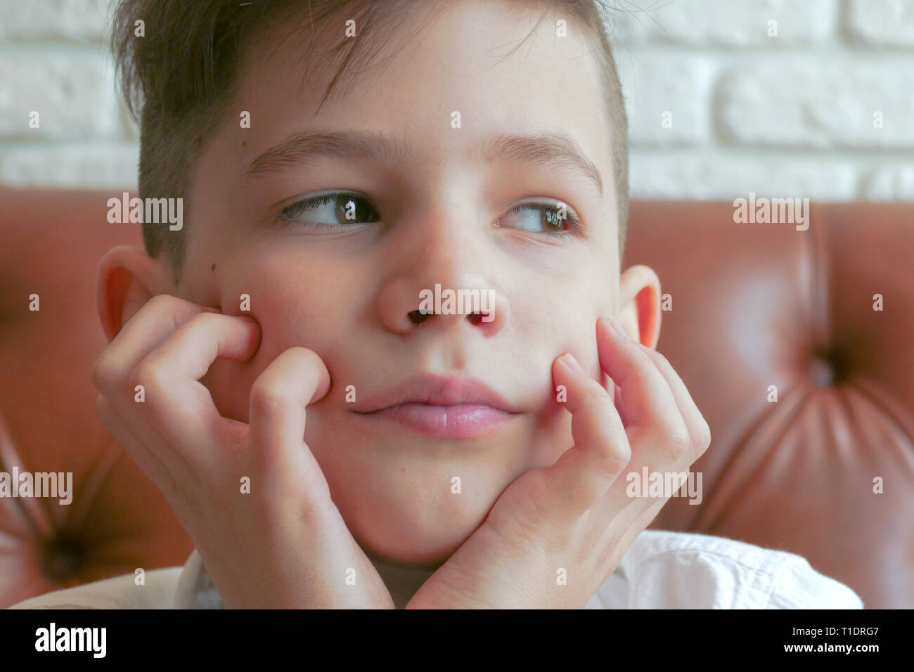 Sad kid portrait Stock Photo - Alamy