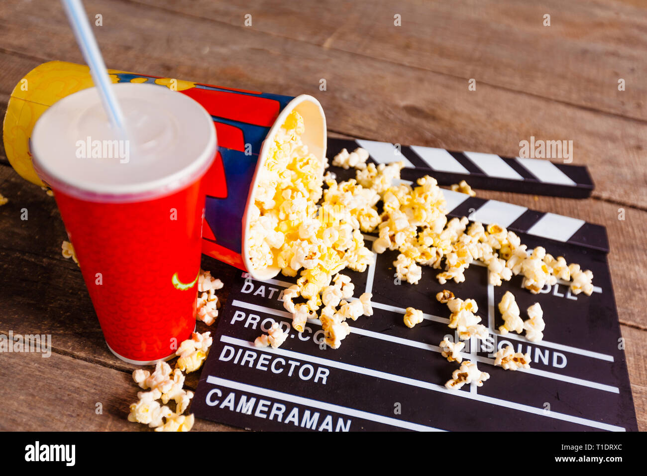 Popcorn bowl and drink Stock Photo - Alamy