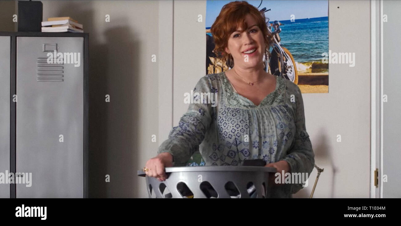 THE KISSING BOOTH, Molly Ringwald, 2018. © Netflix / Courtesy Everett ...