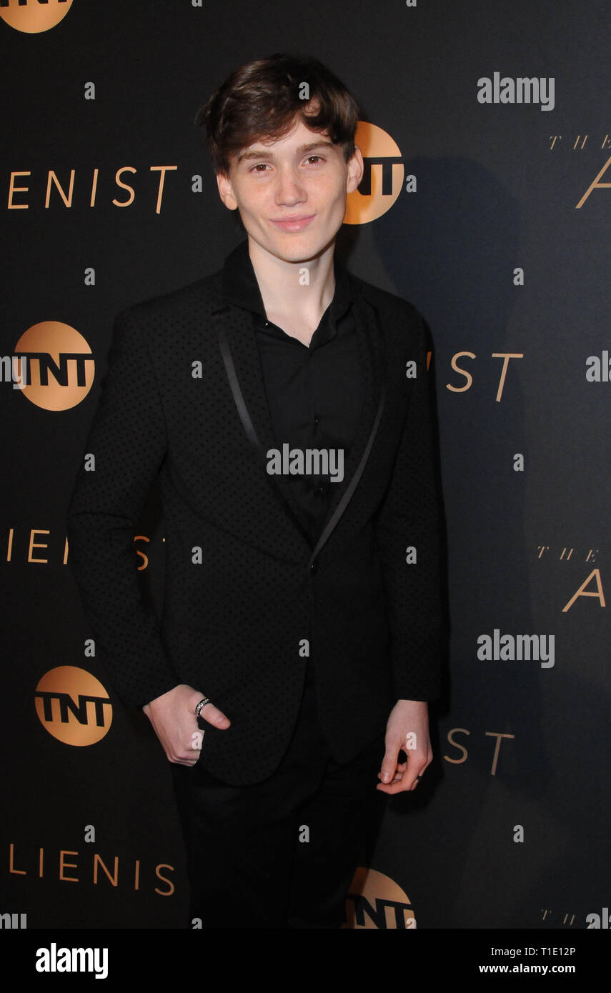 LOS ANGELES, CA - JANUARY 11: Actor Matt Lintz attends the Premiere of ...
