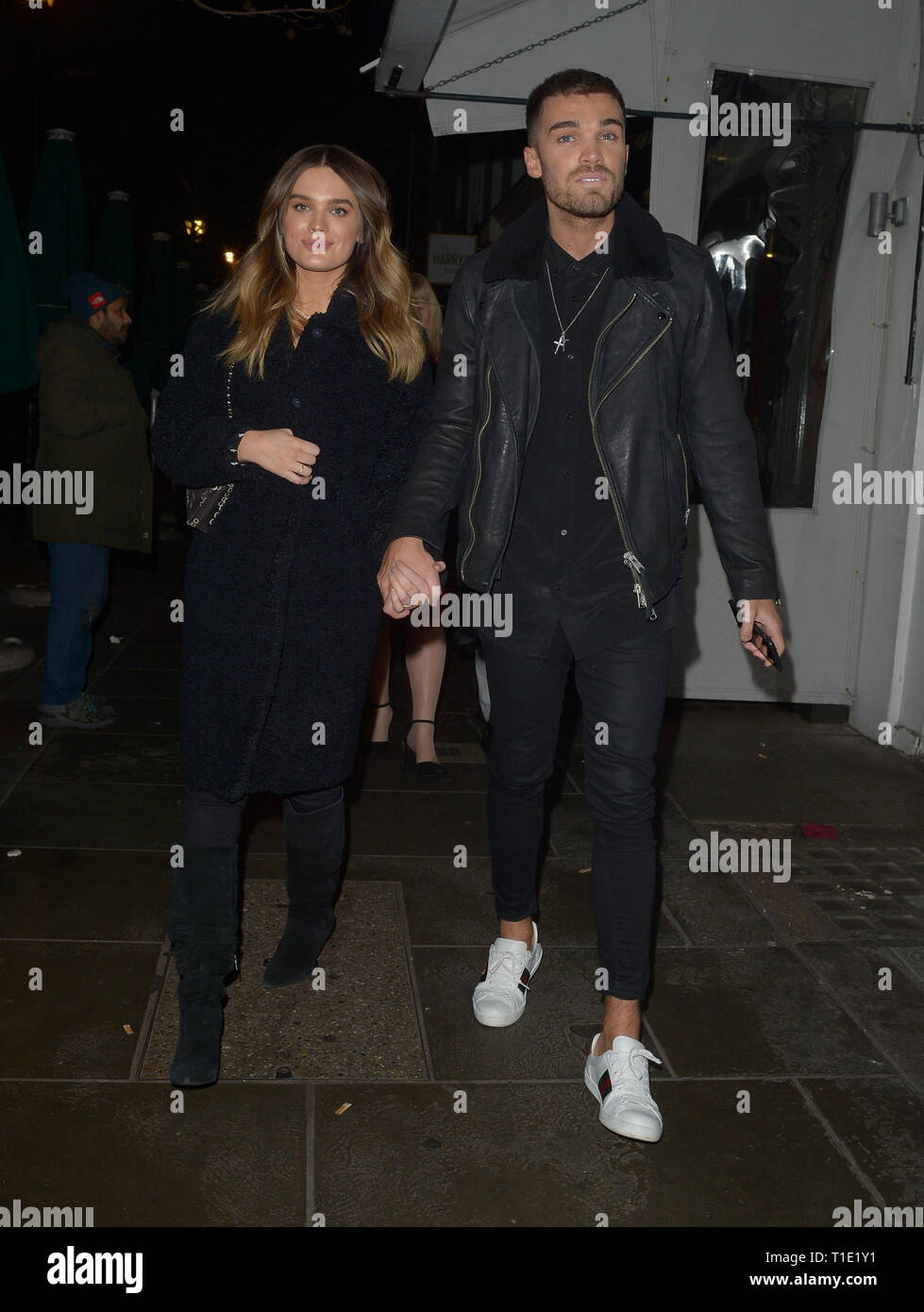 Josh cuthbert and chloe lloyd hi-res stock photography and images - Alamy