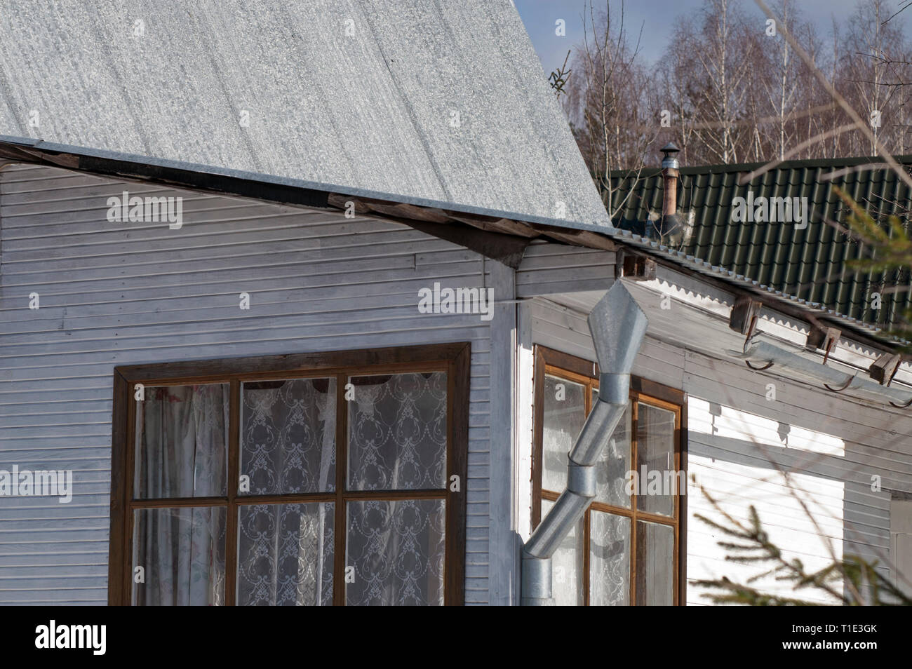 House curtains shut hi-res stock photography and images - Alamy