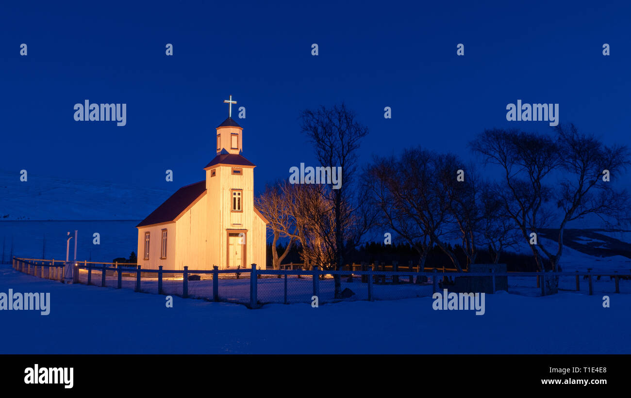 Night time in winter hi-res stock photography and images - Alamy