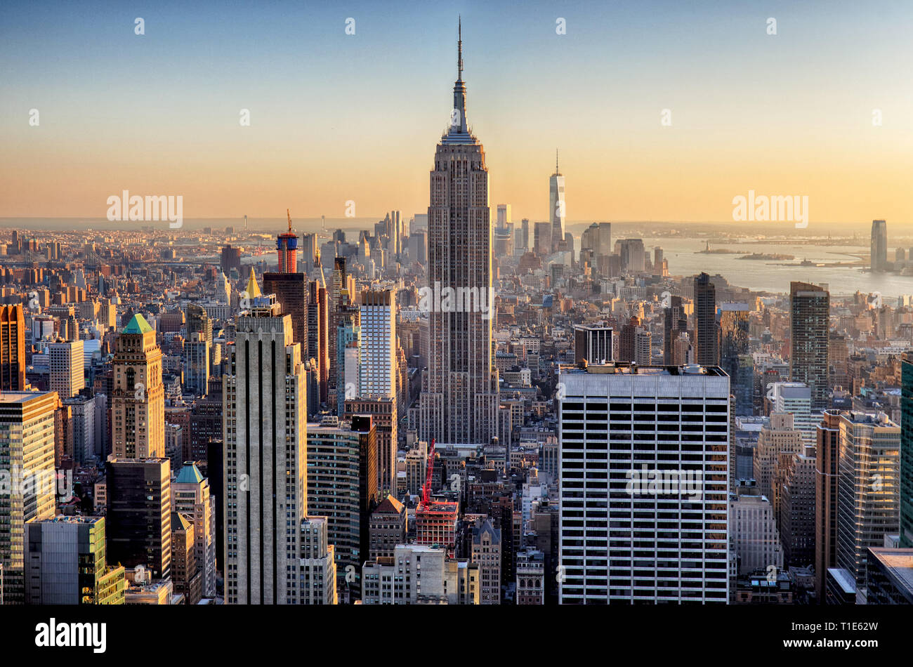 Downtown manhattan at sunset hi-res stock photography and images - Alamy