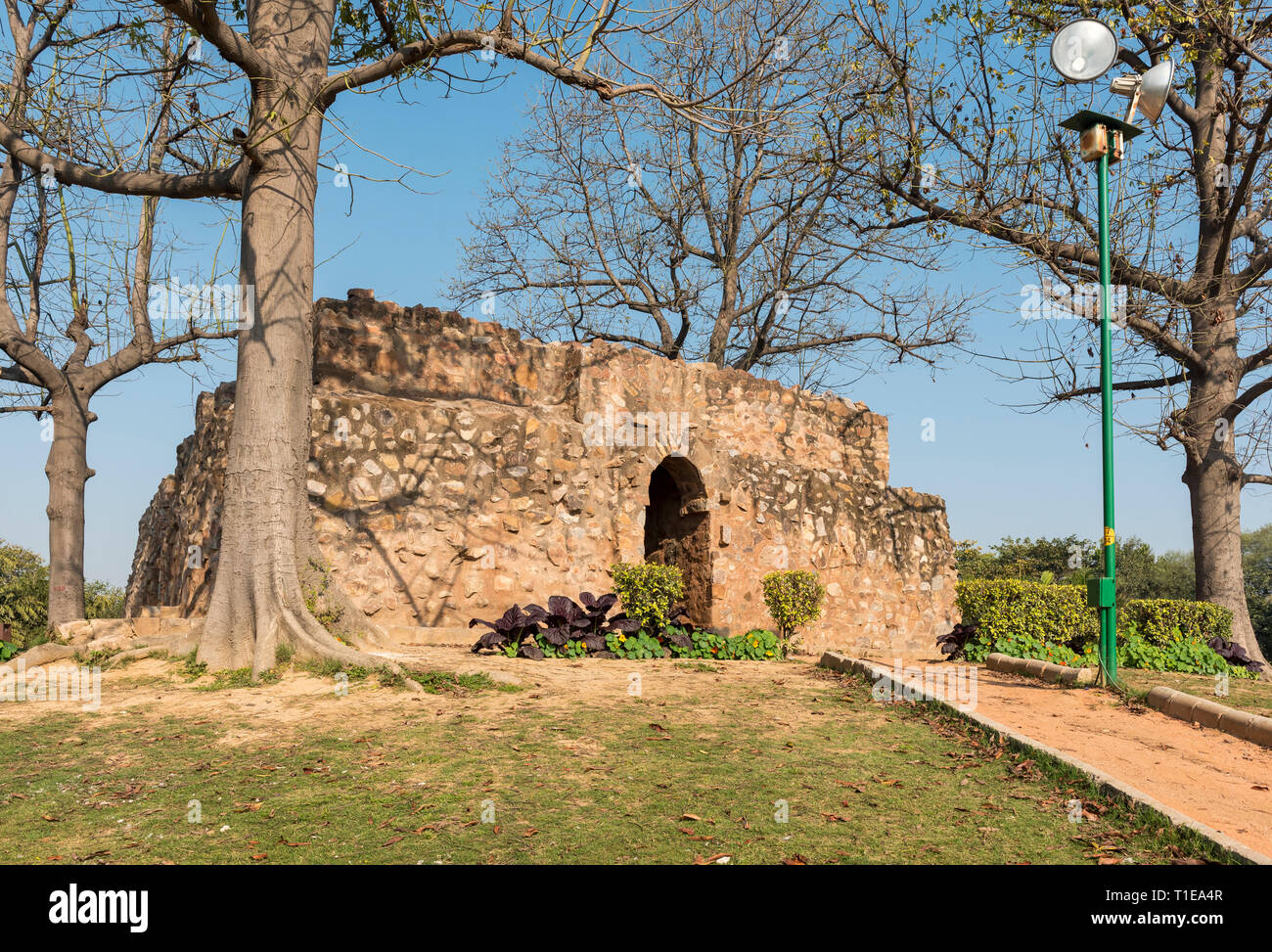 Munda Gumbad Pavilion, Hauz Khas, South Delhi, India Stock Photo - Alamy