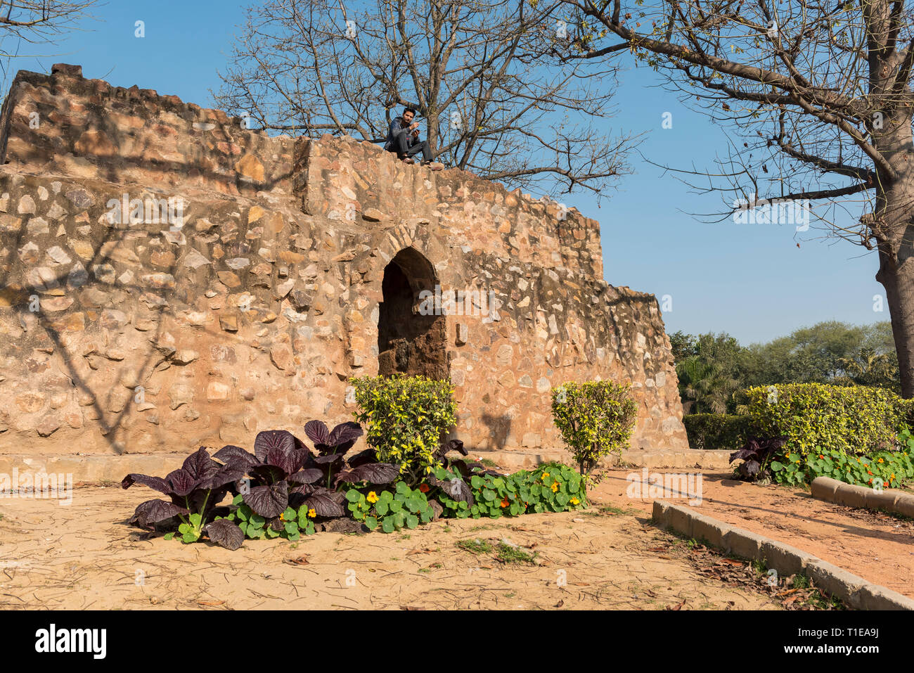 Munda Gumbad Pavilion, Hauz Khas, South Delhi, India Stock Photo - Alamy