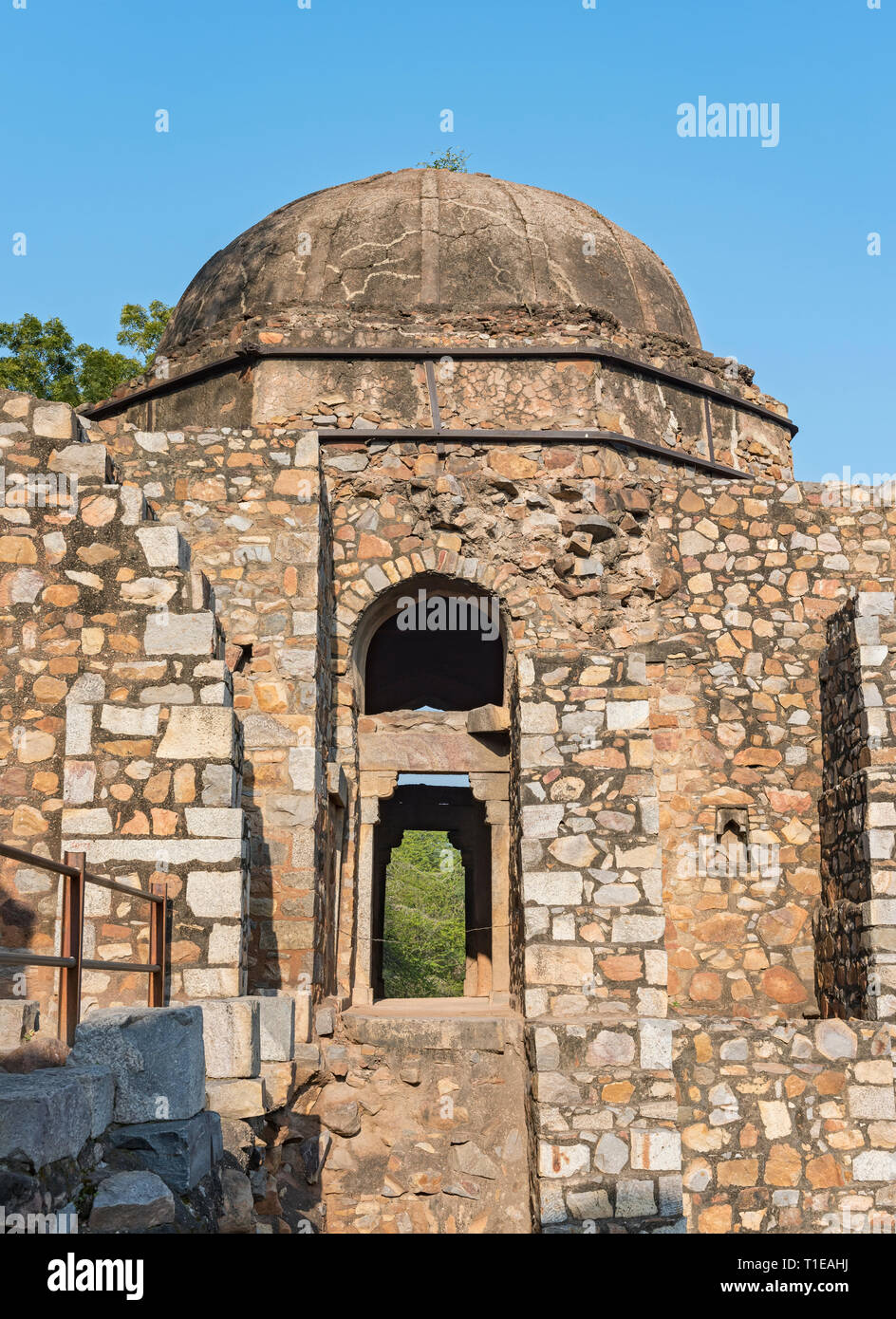 Madrasa complex hi-res stock photography and images - Alamy