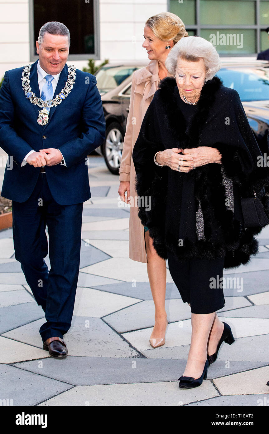 VELDHOVEN - In the presence of Princess Beatrix and Princess Mabel, the ...