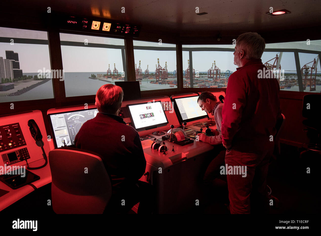Marine simulator hi-res stock photography and images - Alamy