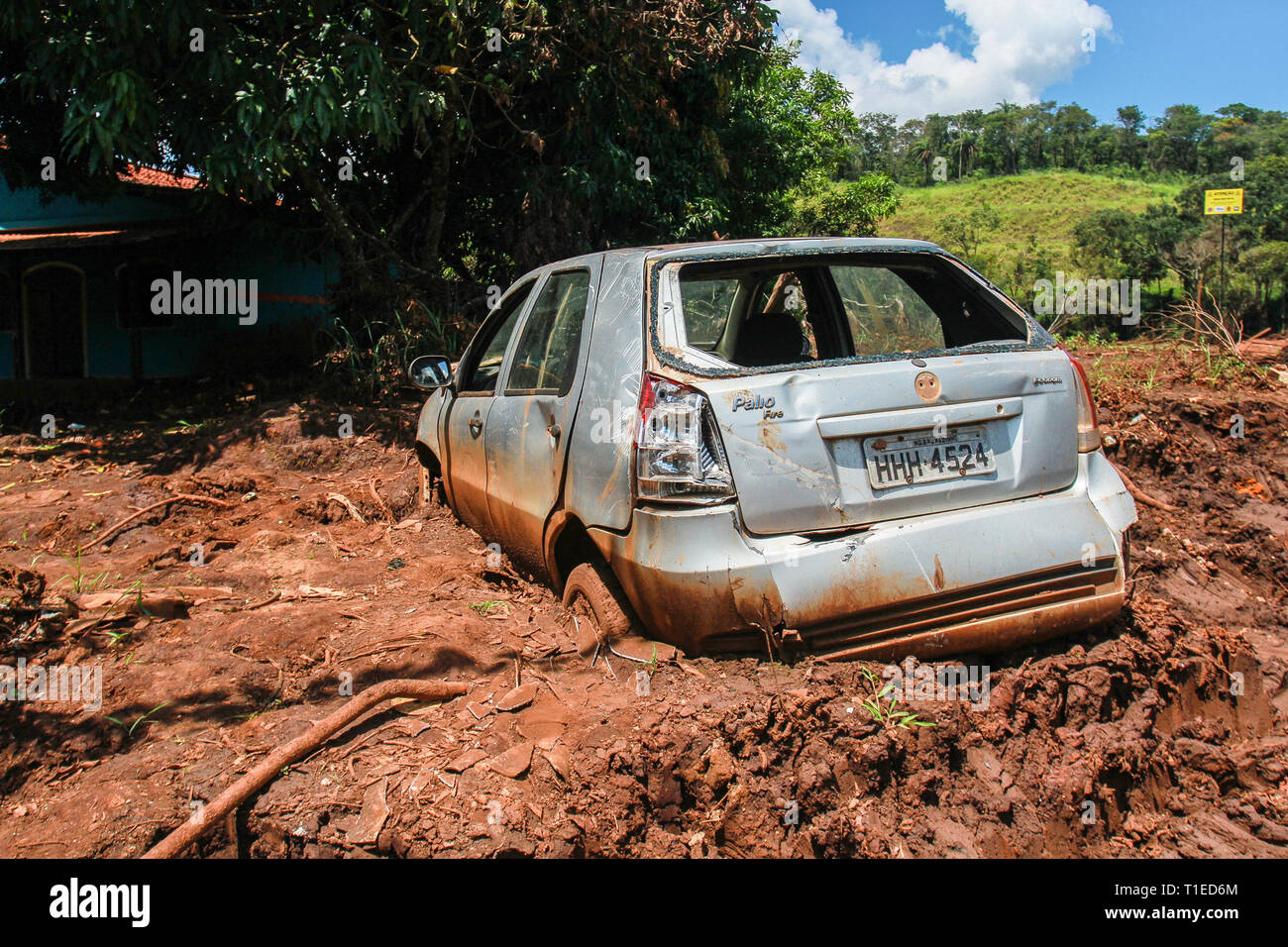 Car stuck mud brazil hi-res stock photography and images - Alamy