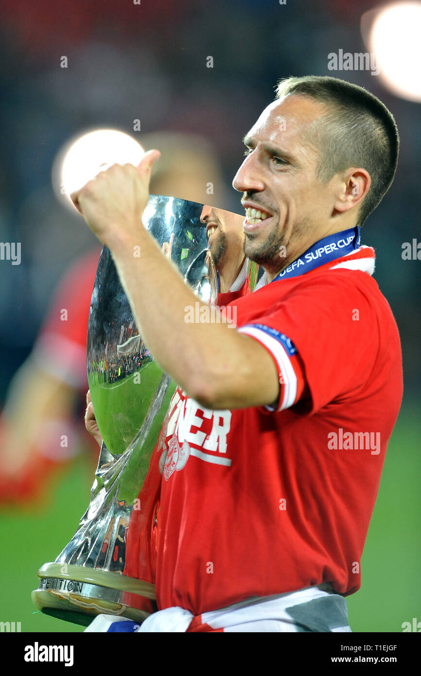 Uefa super cup trophy chelsea hi-res stock photography and images - Alamy