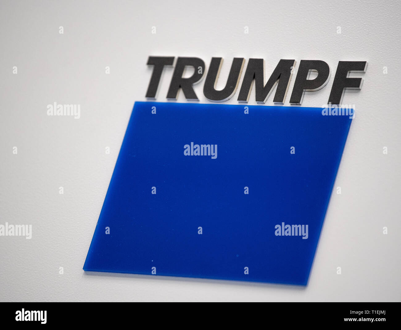 Trumpf logo hi-res stock photography and images - Alamy