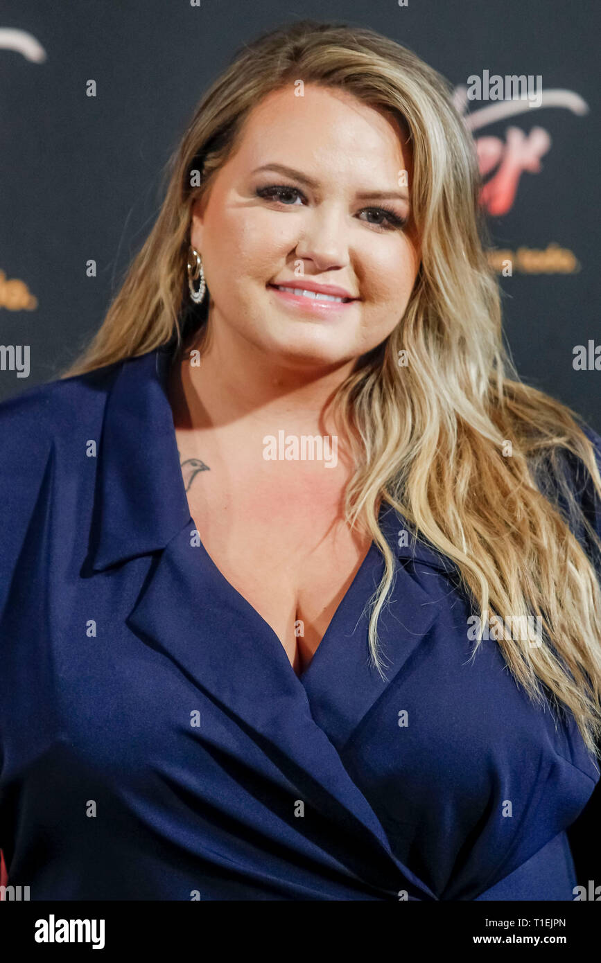Anna todd hi-res stock photography and images - Alamy