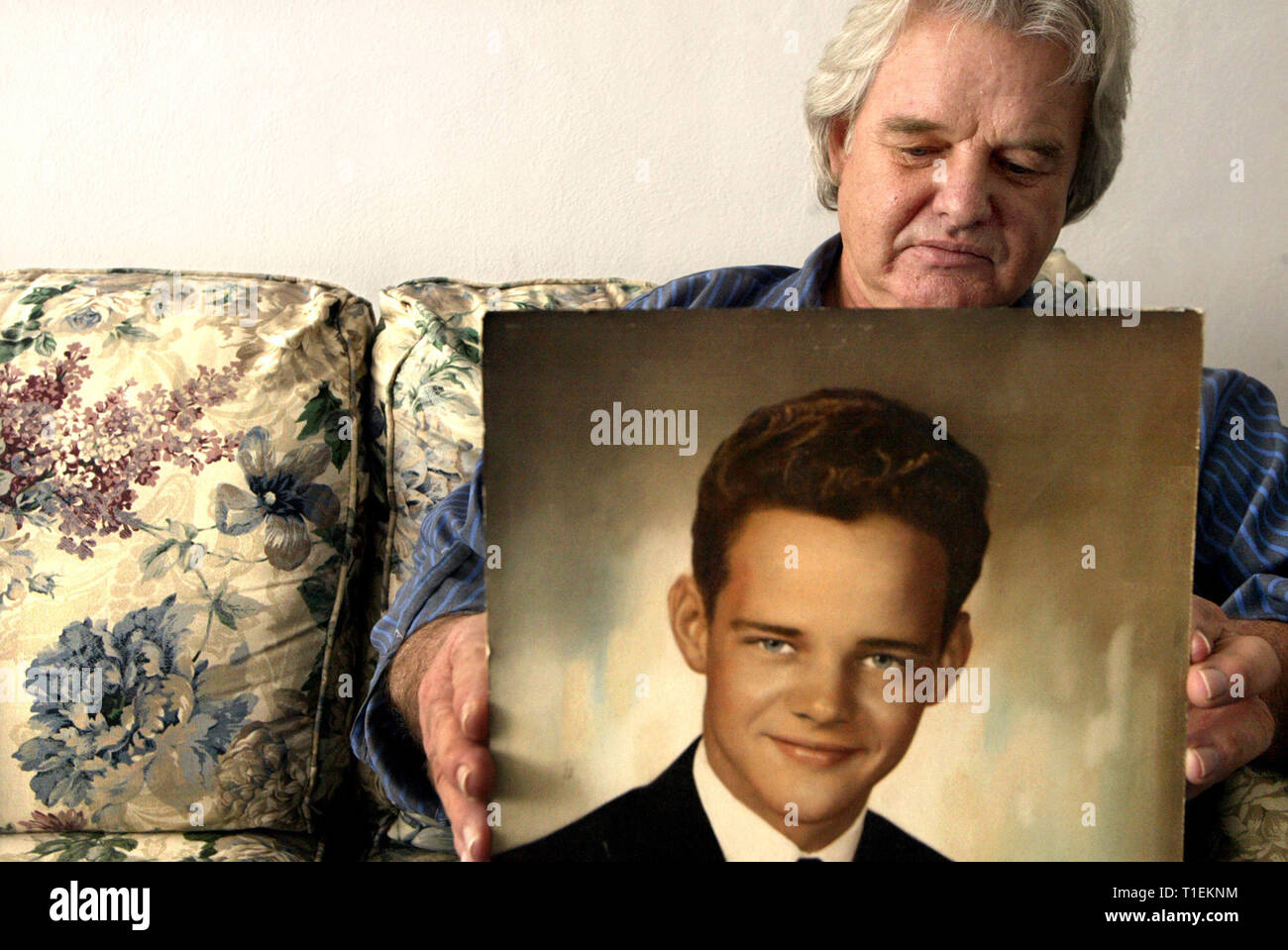 Earl bourdeau shooting 444 jpg hi-res stock photography and images - Alamy