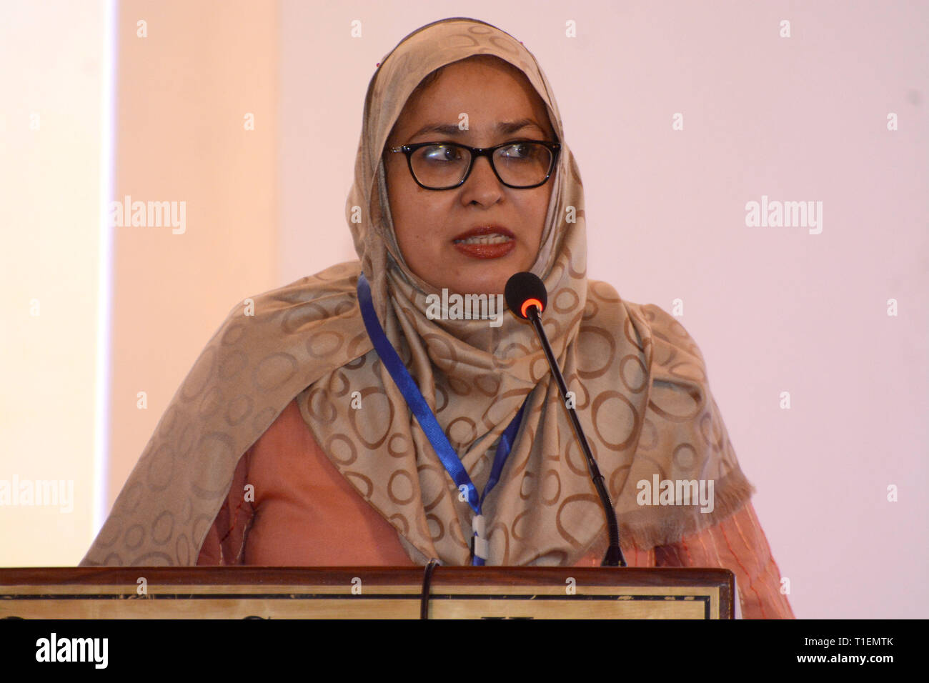 Examination press photographers hi-res stock photography and images - Alamy