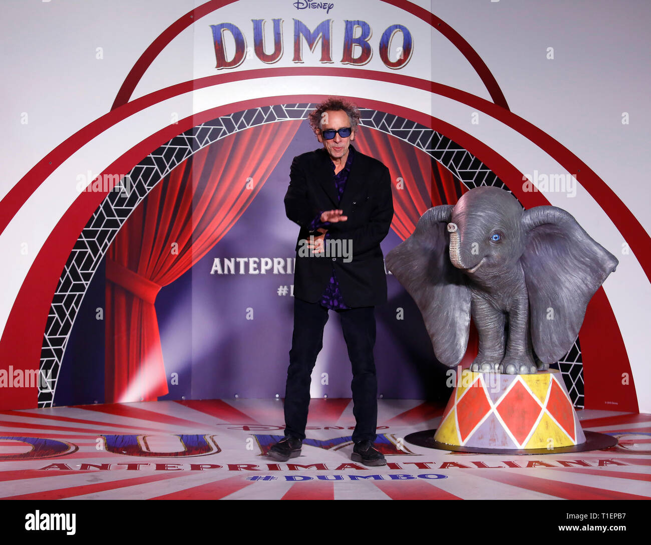 Dumbo movie tim burton hi-res stock photography and images - Alamy