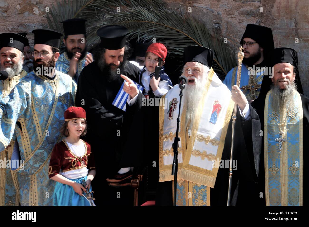 Witness taking oath hi-res stock photography and images - Alamy