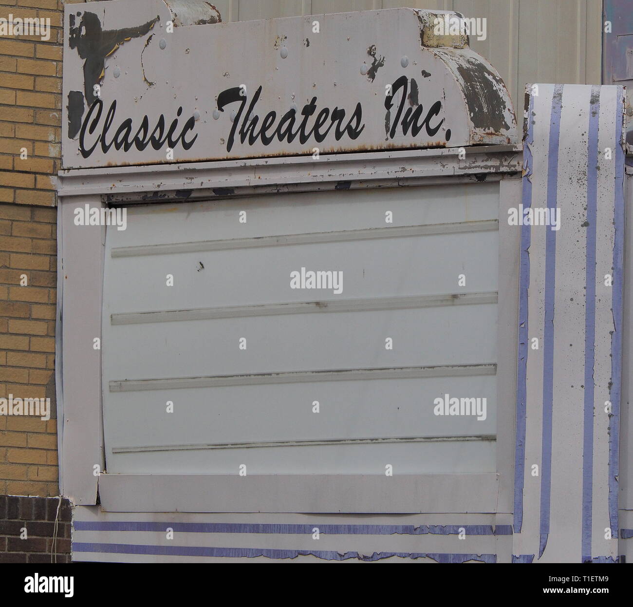 Old closed movie theater hi-res stock photography and images - Alamy