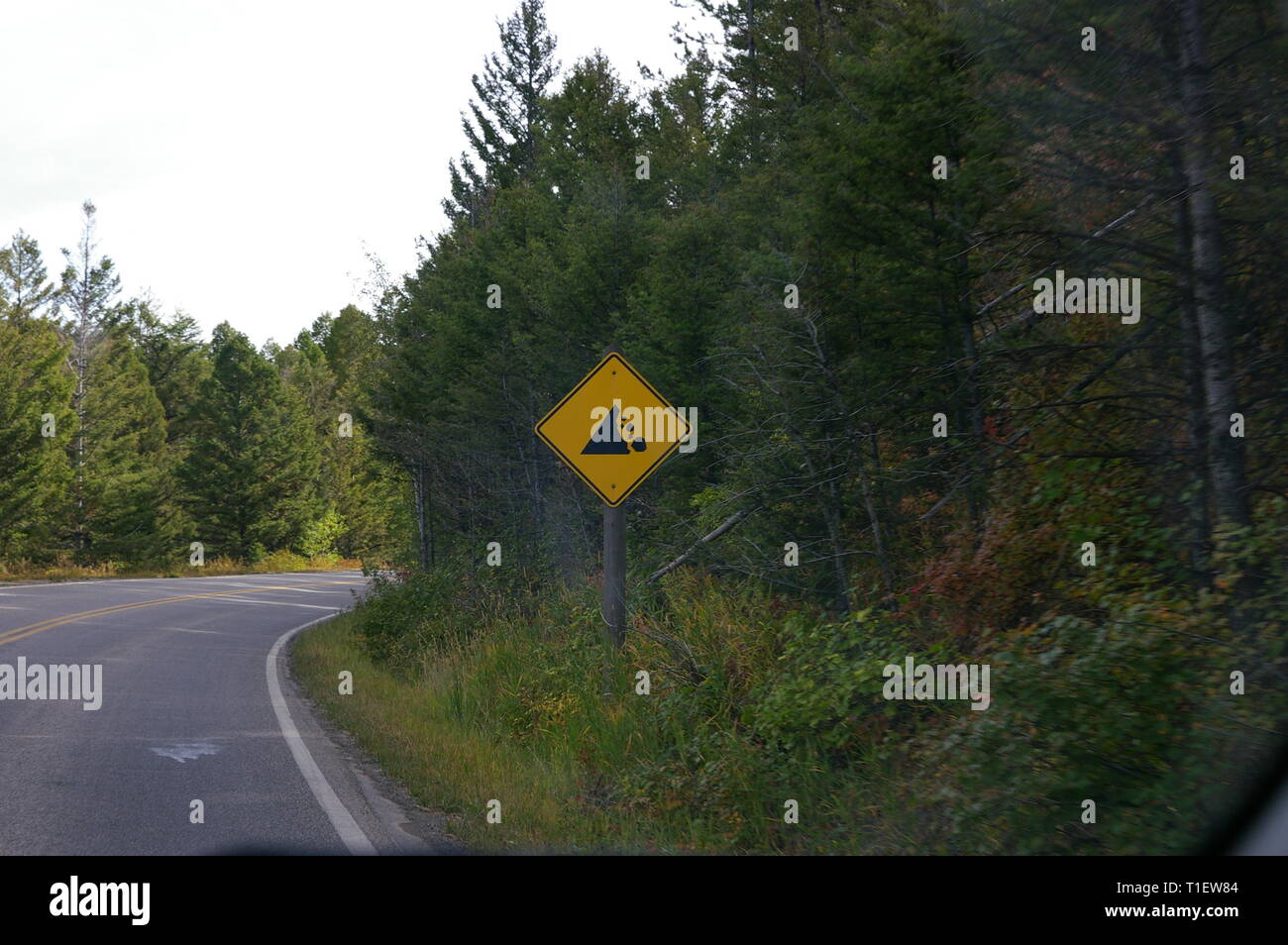 Falling rock hi-res stock photography and images - Alamy