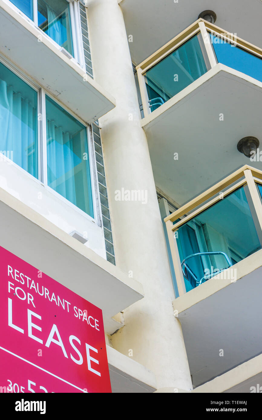 Drive inn restaurant sign hi-res stock photography and images - Alamy