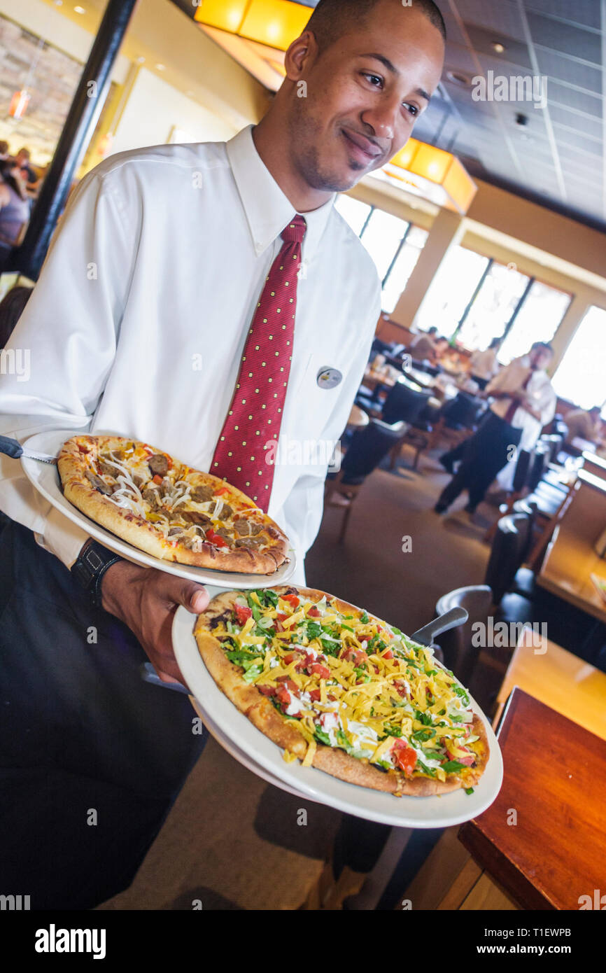 Pizza serving server hi-res stock photography and images - Alamy