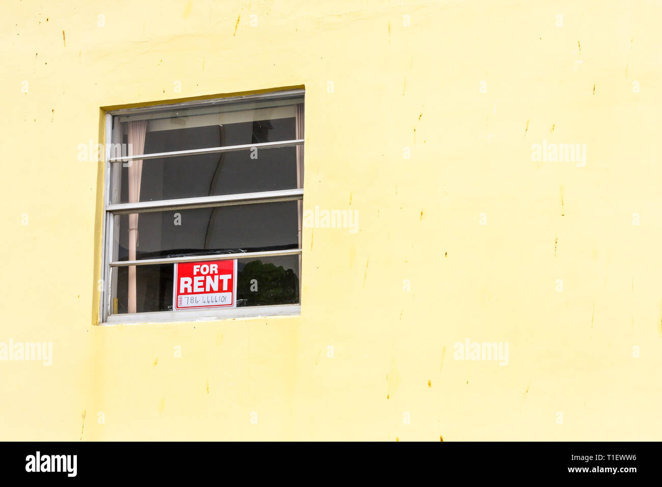 Beach rental sign hi-res stock photography and images - Alamy
