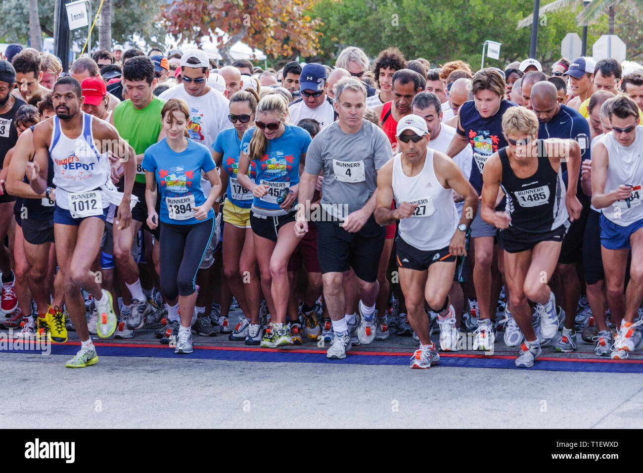 Runners Men Starting Line High Resolution Stock Photography and Images ...