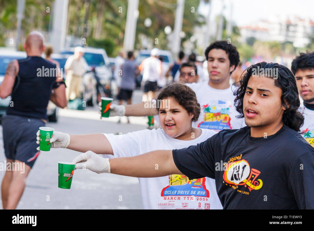 Teen boys running race hi-res stock photography and images - Alamy