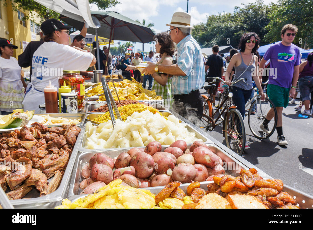 Fried food market hispanic hi-res stock photography and images - Alamy