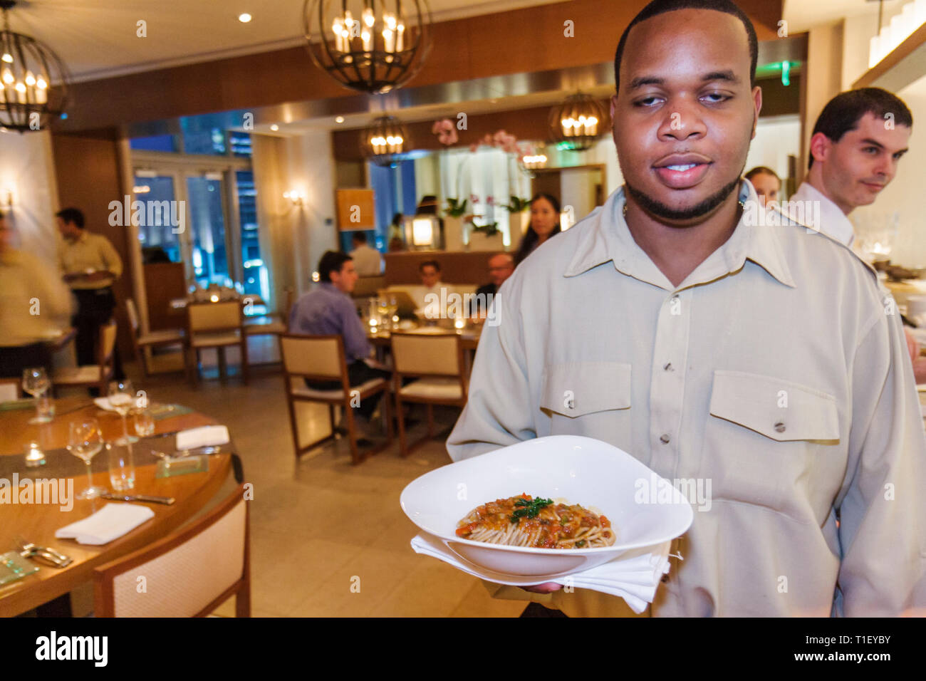 Plat restaurant hi-res stock photography and images - Alamy