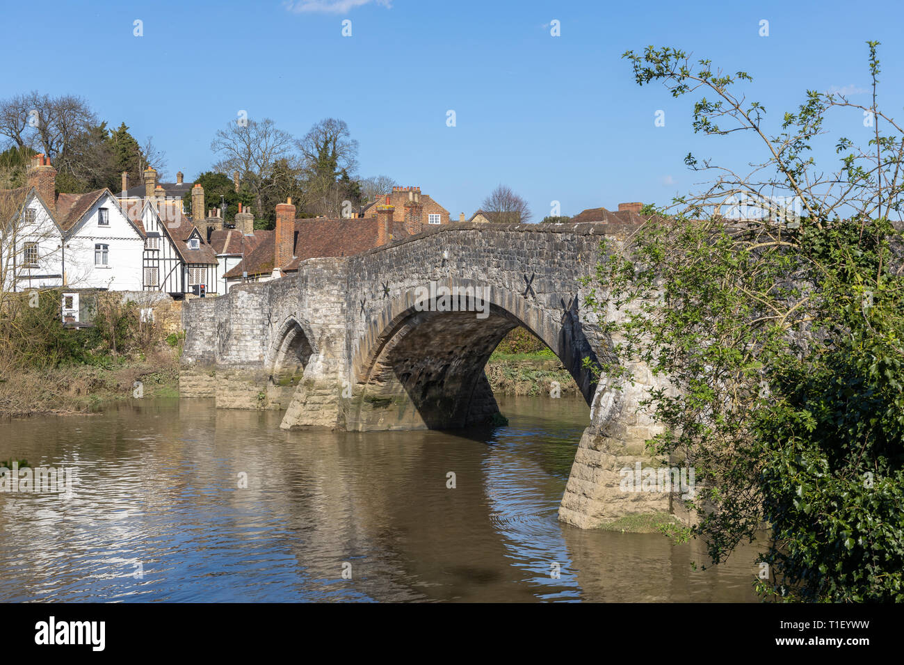 AYLESFORD, KENT/UK - MARCH 24 : View of the 14th century bridge at ...