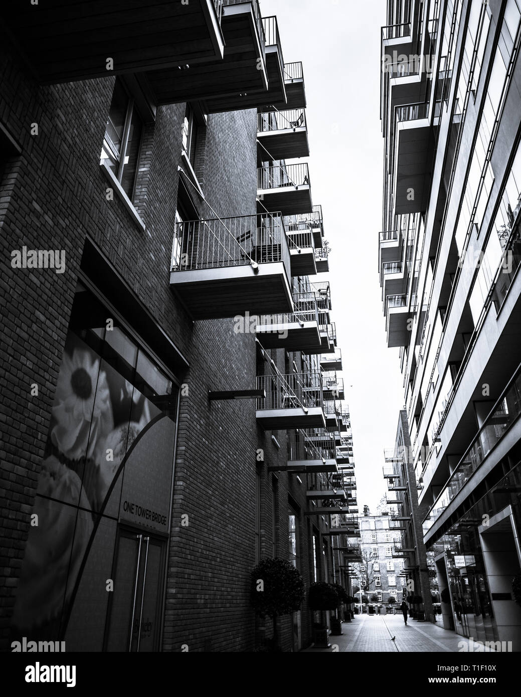 Southwark residences hi-res stock photography and images - Alamy