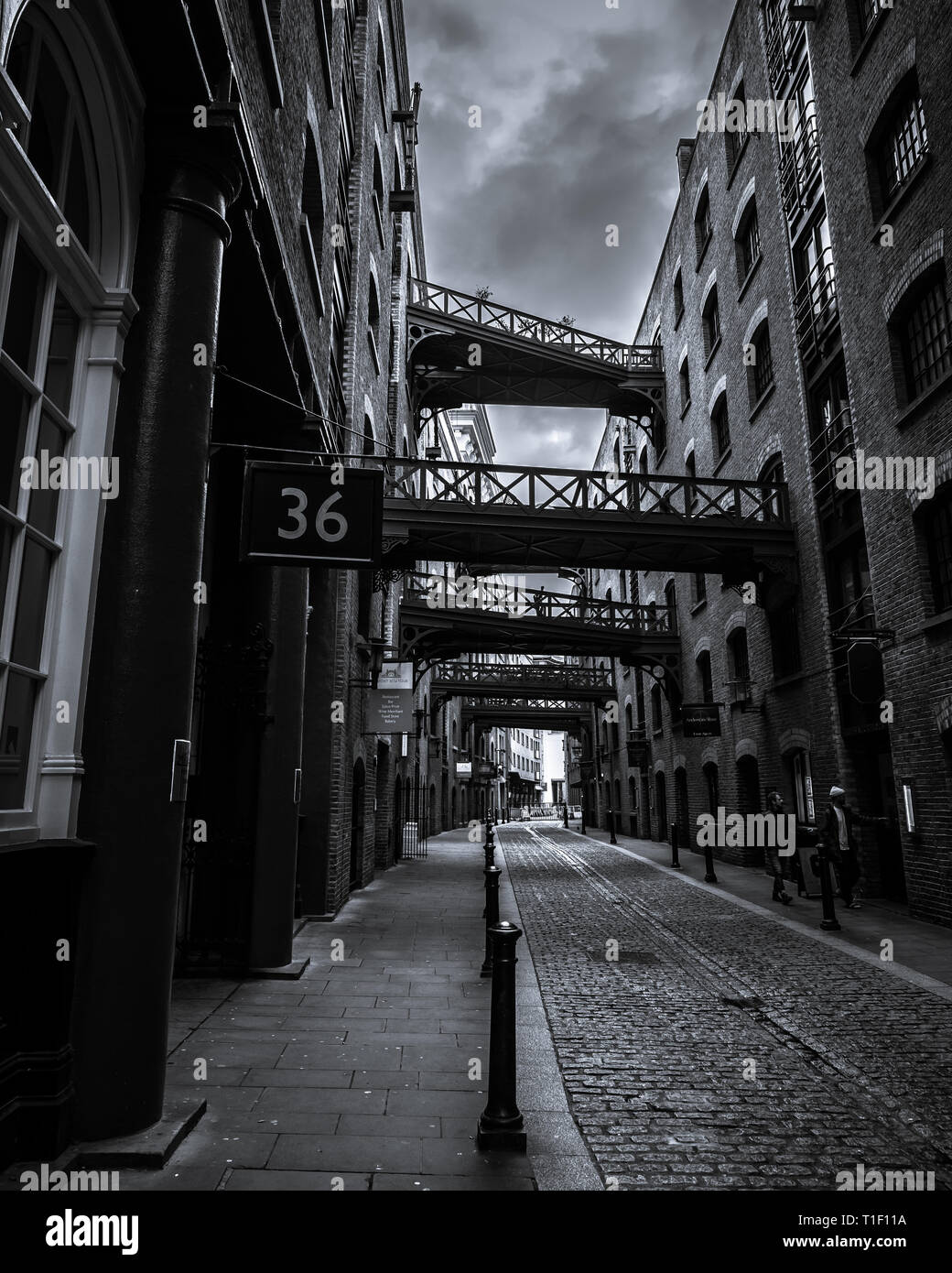 London, UK: Butler's Wharf, black and white photo Stock Photo - Alamy