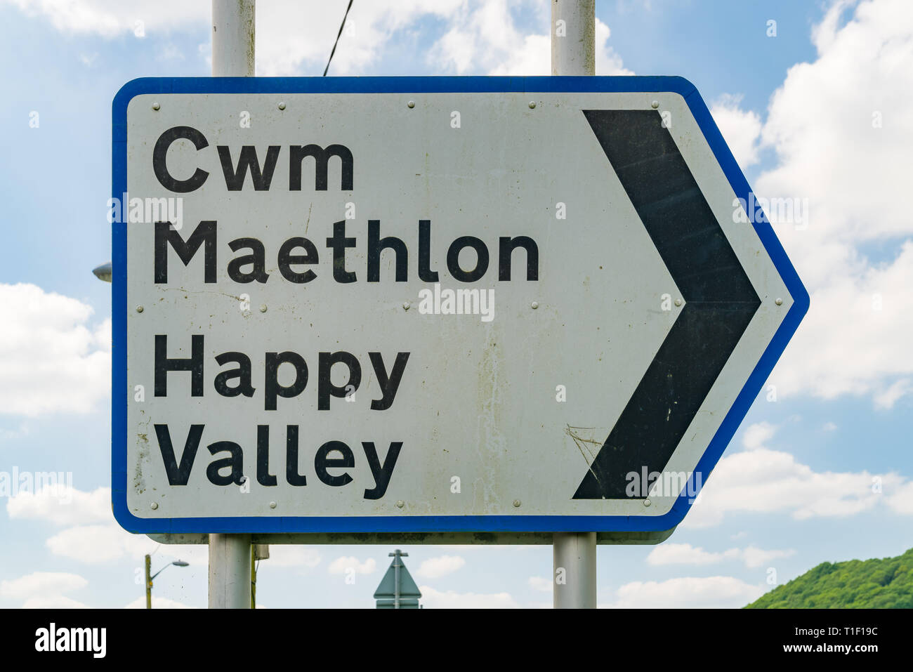 Sign: Happy Valley (Welsh & English), seen in Cwrt, Gwynedd, Wales, UK ...