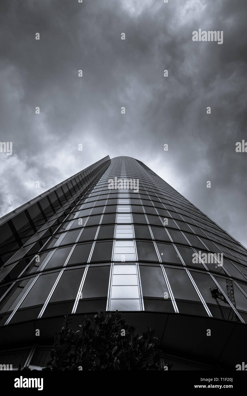 Tall glass buildings hi-res stock photography and images - Alamy