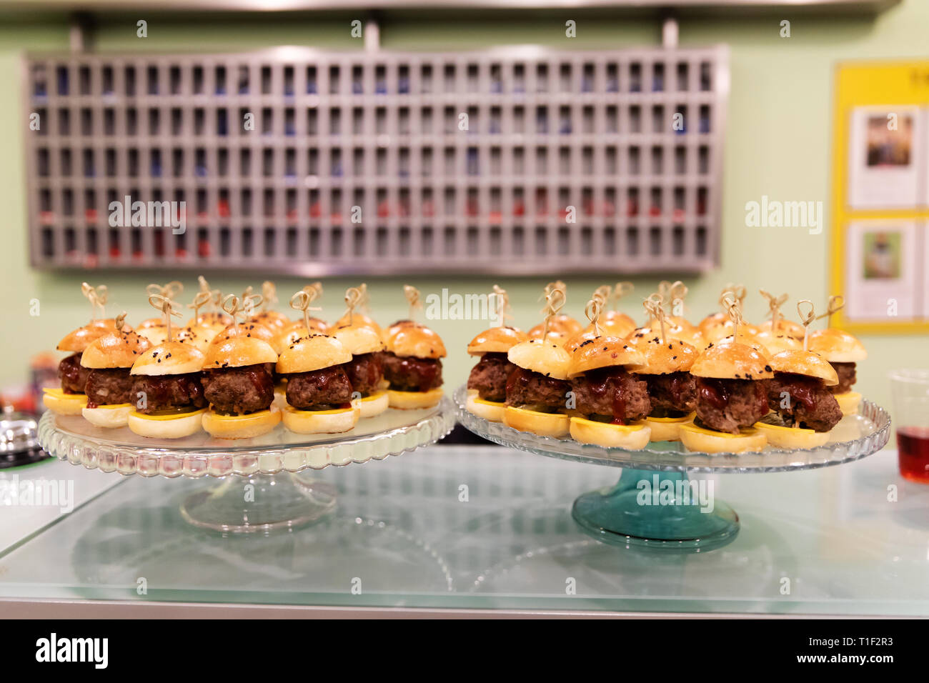 Beef burger canapes hi-res stock photography and images - Alamy