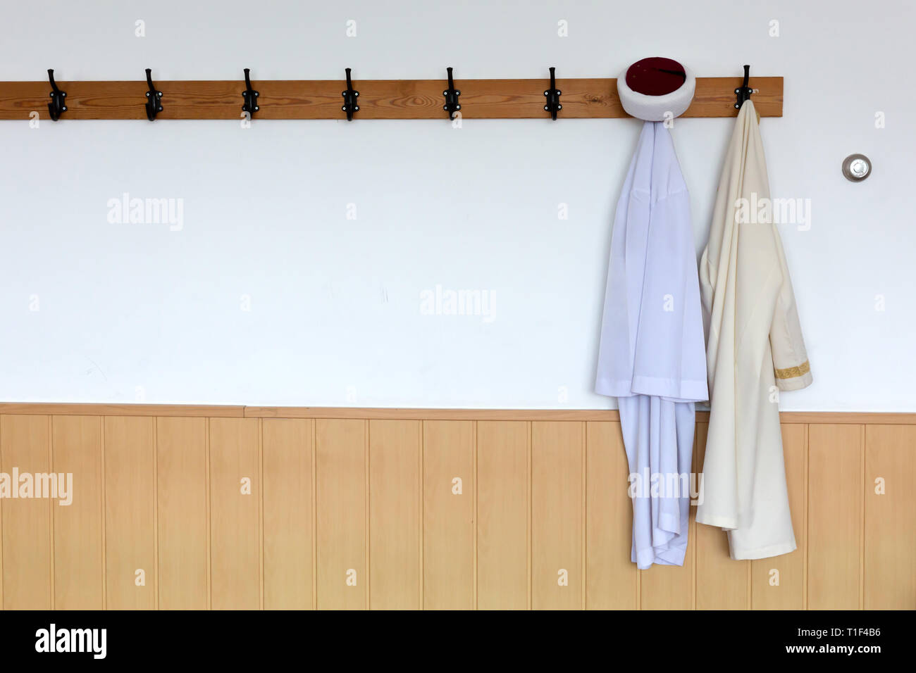 Prayer robes hi-res stock photography and images - Alamy