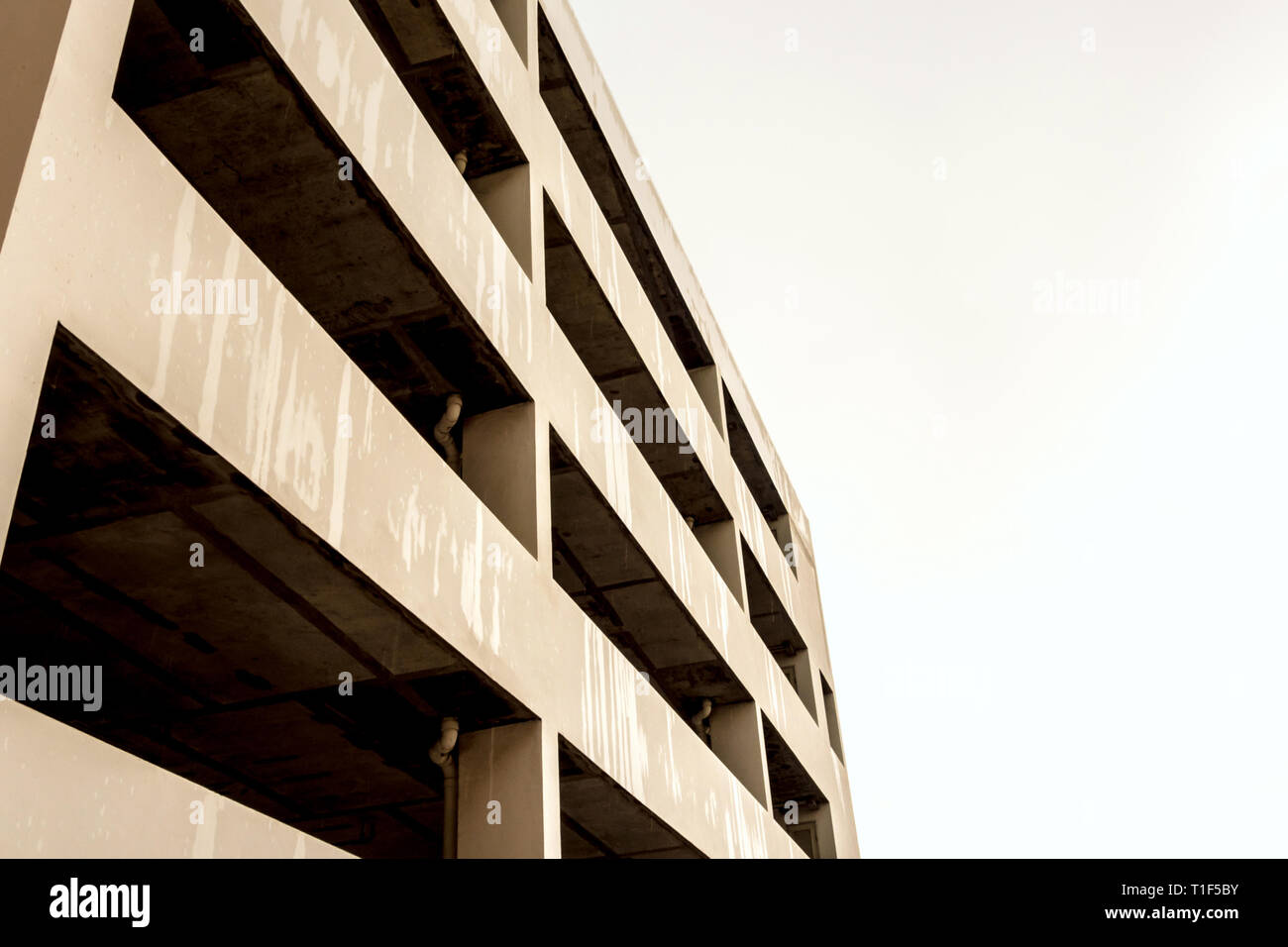 The multi-storey of old car park building Stock Photo - Alamy