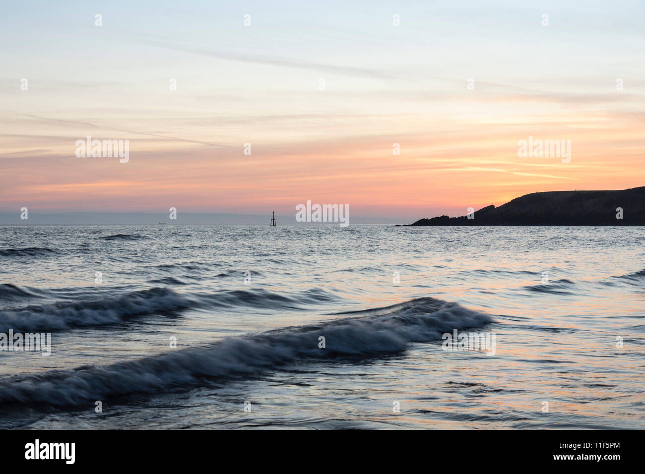 Tranquil sunset hi-res stock photography and images - Alamy