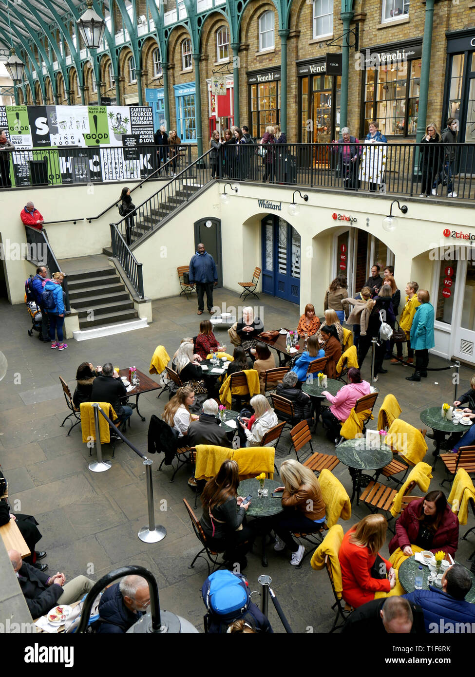 Male opera singer hi-res stock photography and images - Alamy