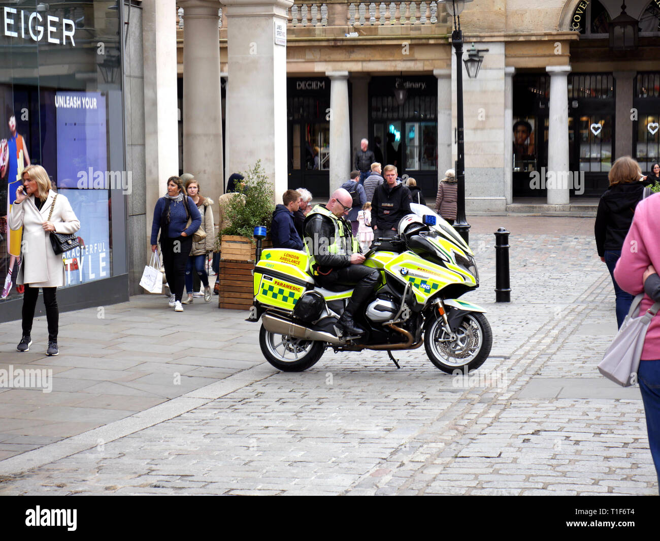 Paramedic motorcycle hi-res stock photography and images - Alamy