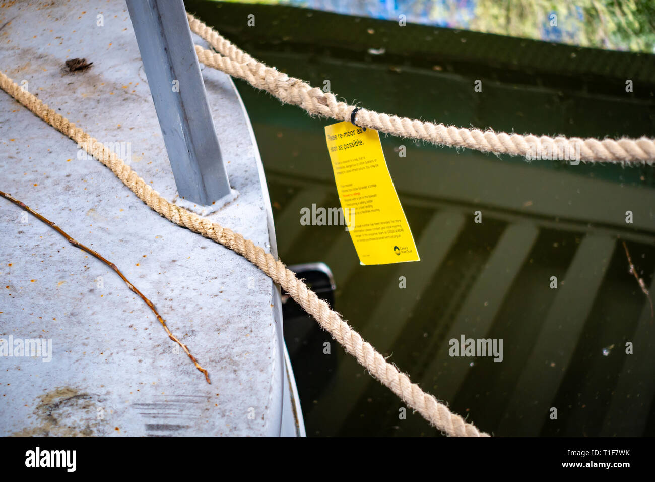 Canal boat mooring sign hi-res stock photography and images - Alamy