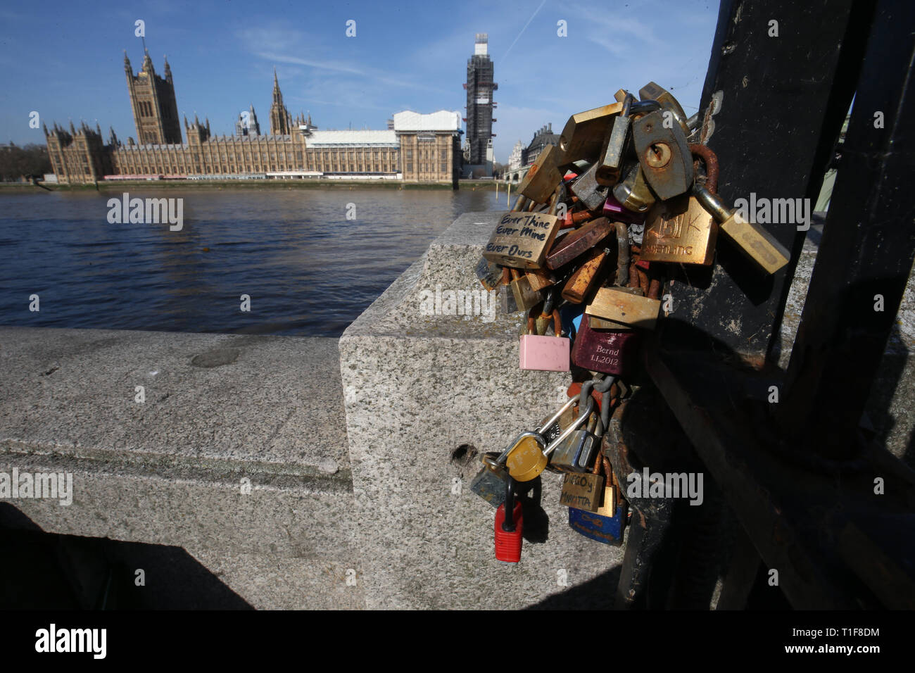 London locks hi-res stock photography and images - Alamy